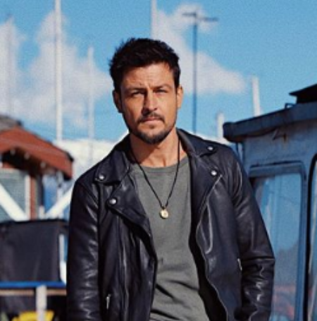 Tyler Hynes' Love Life Revealed: Who is His Girlfriend? Find Out Now ...