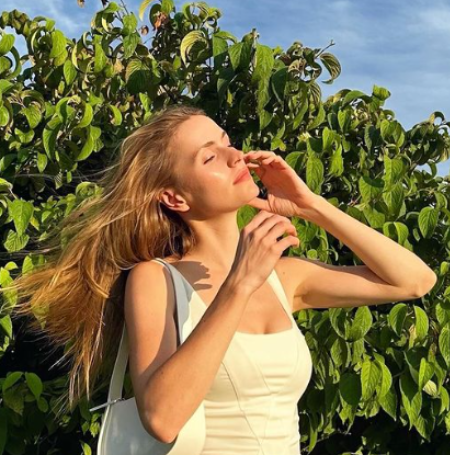 Internet Sensation Mallory Edens: A Closer Look at Her Online Presence ...